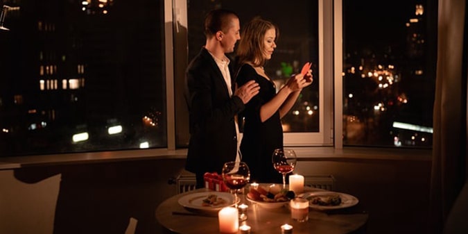 7 Holiday Dating Tips from PS - Celebrate Love & Connection